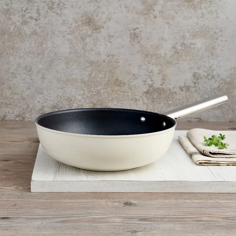Smeg 30cm Wok | Tafelberg Furnishers